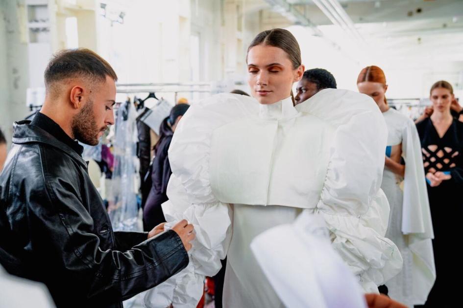 Presenta la sua 1ᵃ collezione a Milano, Tony Zumbo: 'Non mi dimentico ...