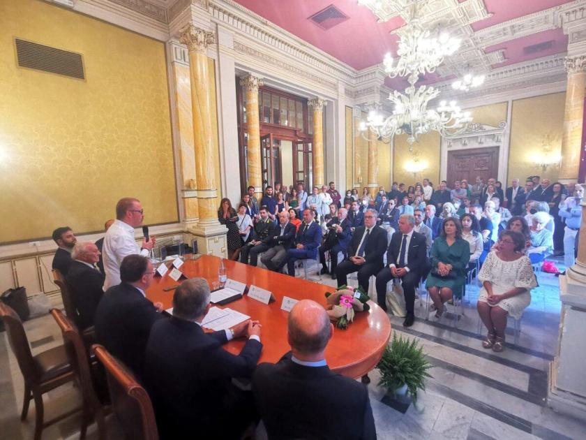 Fjord of Rhegium, Versace: "Reggio Calabria terra di straordinari ...