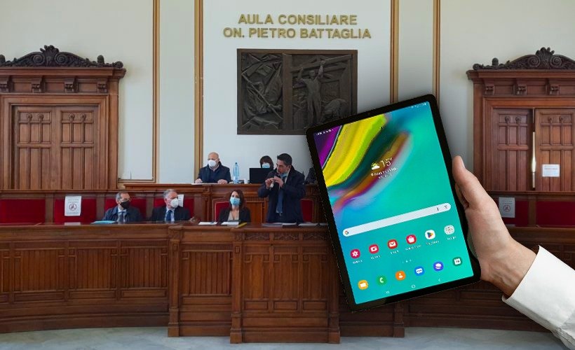 Comune di Reggio, tablet in dotazione a tutti i consiglieri ed assessori