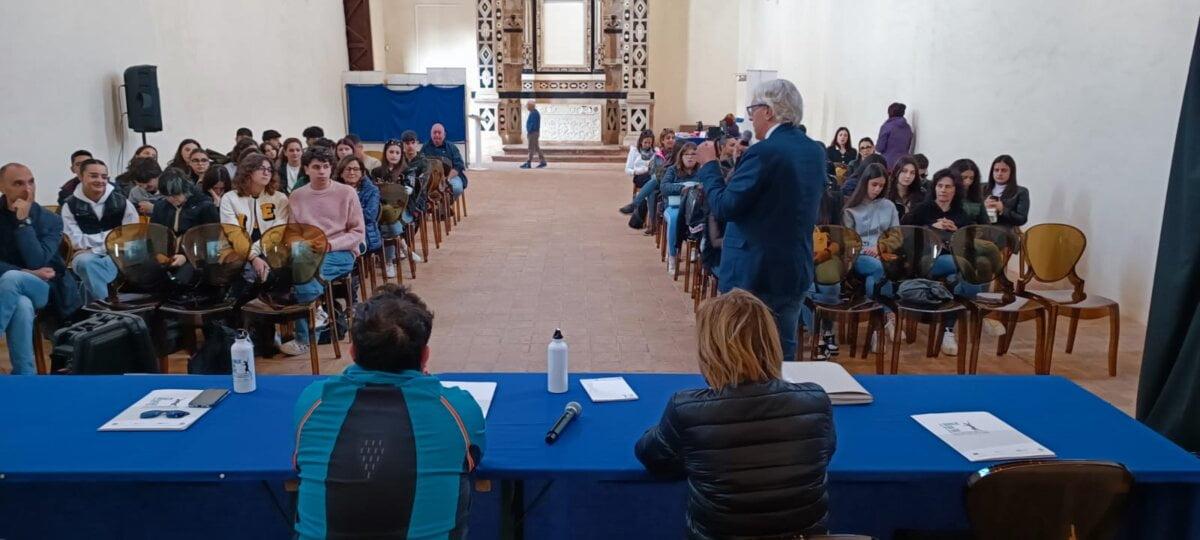 ‘I Walk The Line’ a Gerace, Rizzo ai giovani: ‘Amate questa terra’