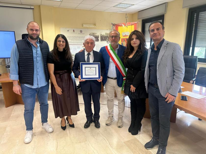 Pasquale Sgrò riceve la benemerenza civica a Motta San Giovanni