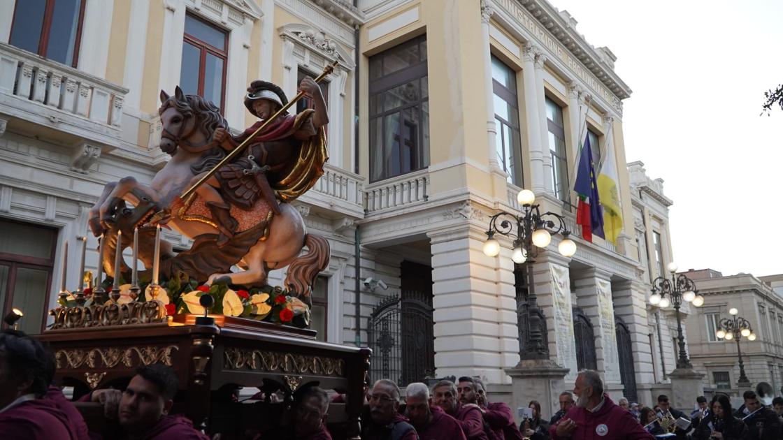 Processione di San Giorgio sul Corso Garibaldi a Reggio Calabria